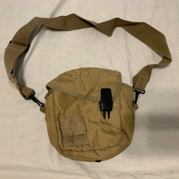 Bags | Vintage Tan 2 Quart Tan Desert Alice Clip Across Body Carry ...